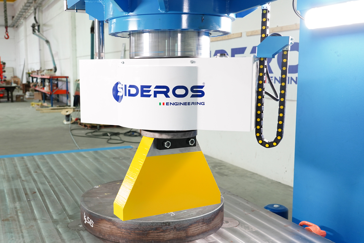 Straightening Presses with Movable Vertical Rod and Cylinder ...